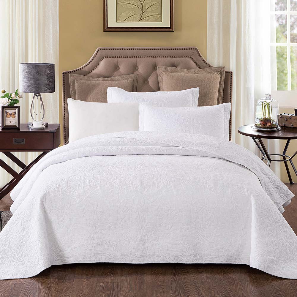 Pure White – Classic Quilts